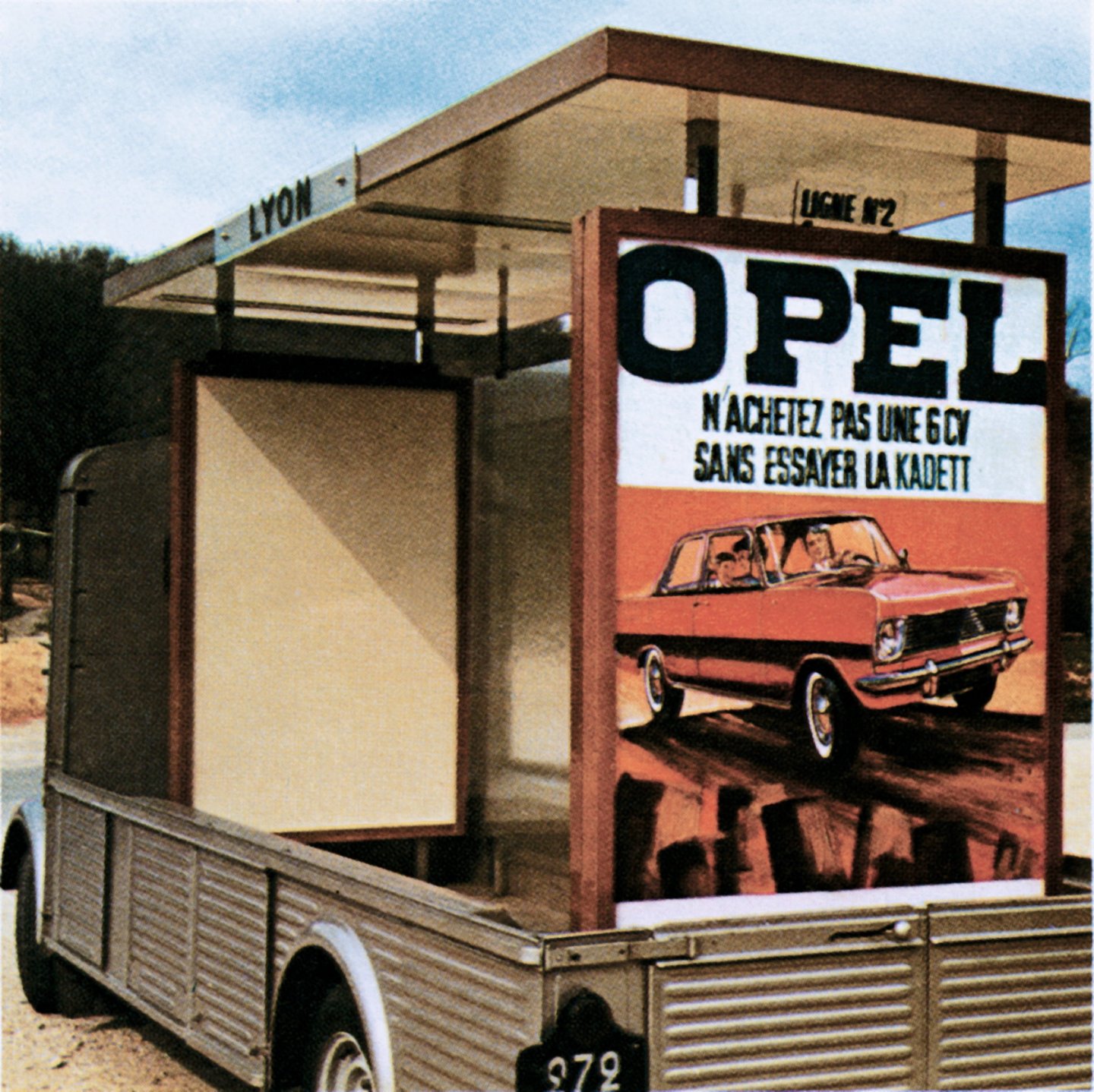 The Advertising Bus Shelter Jcdecaux S Trademark Jcdecaux Group