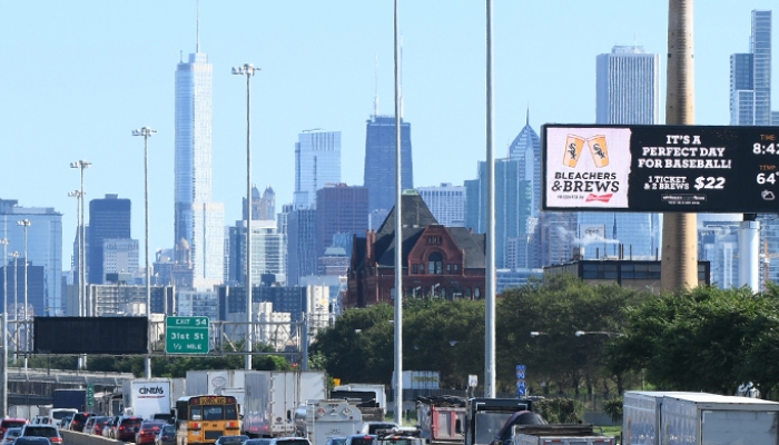 Stay in the Loop with Chicago Billboards | JCDecaux North America